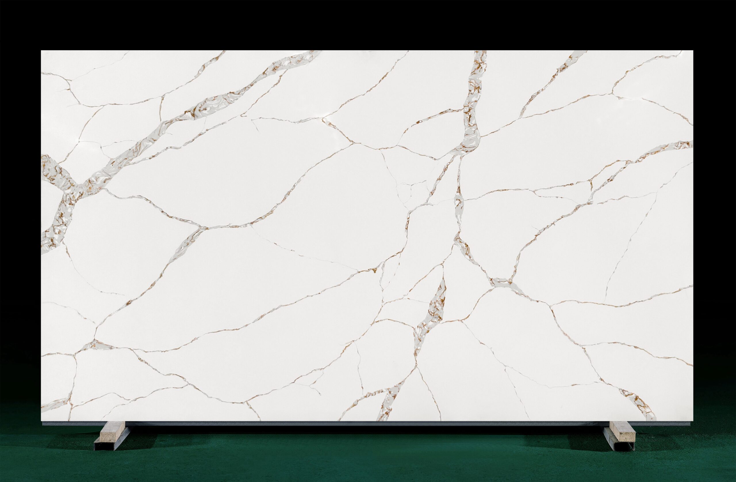 CSQ296 Statuario One Gold（3500x2000mm） – Caxstone Quartz